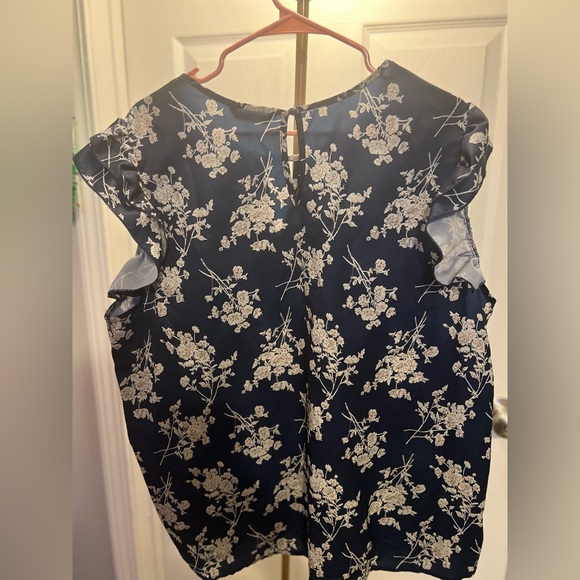SHEIN | Tops | Neck Keyhole Floral Top | Poshmark